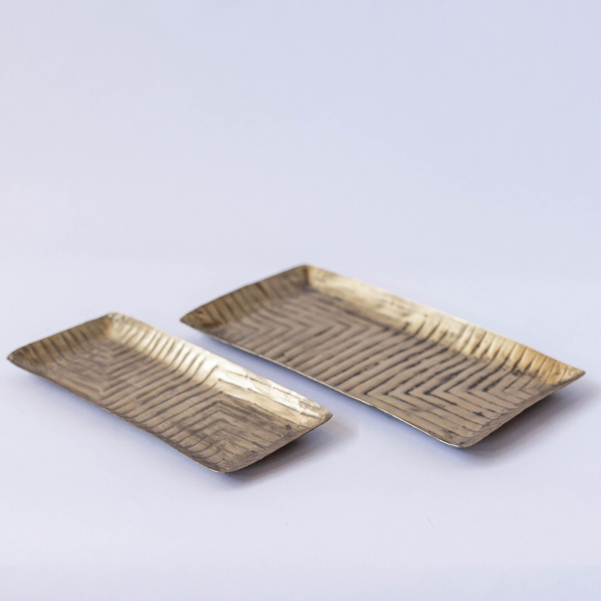 Metal Trays with Linear Design, Set of 2 – FORPOST TRADE INC.
