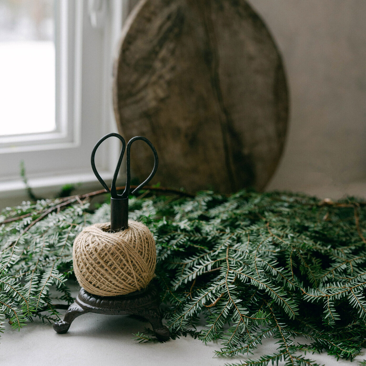 Cast Iron Scissors And Yarn Holder – FORPOST TRADE INC.